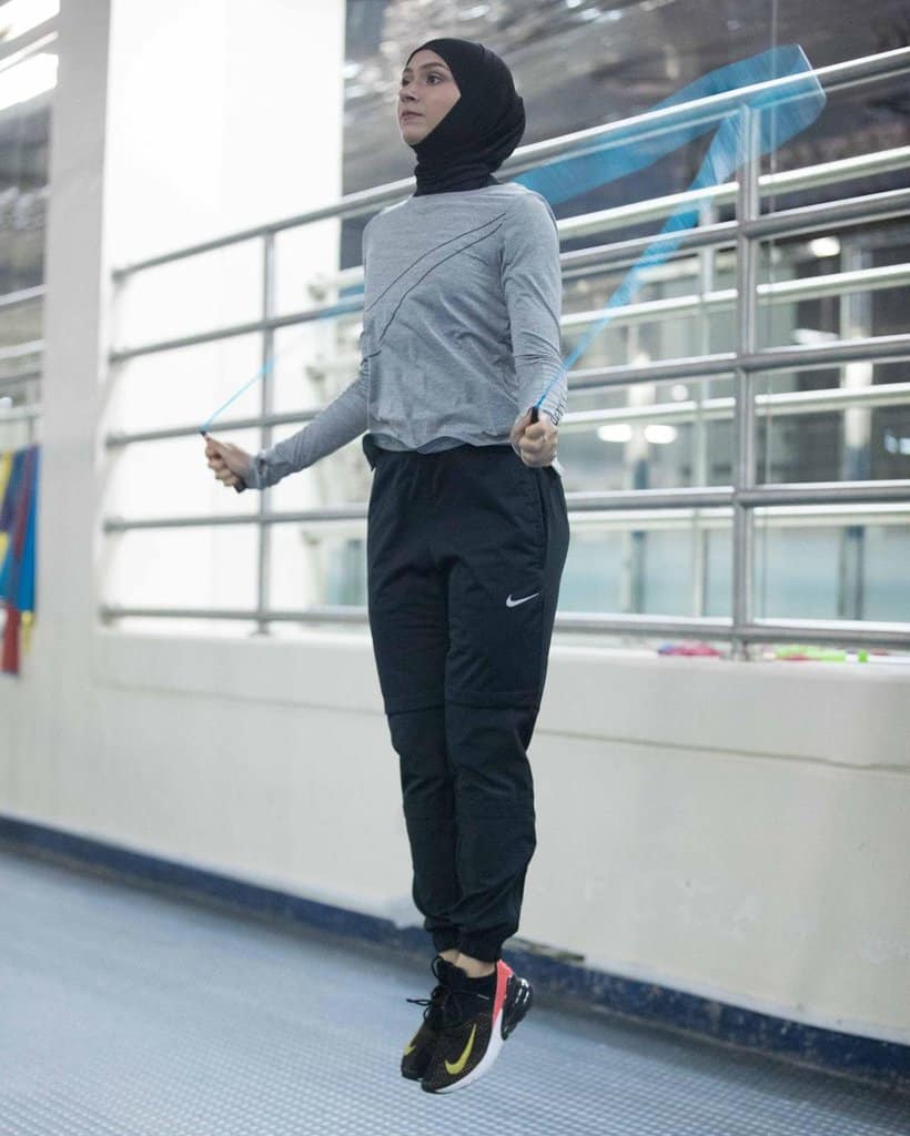 7 Modest Gym Clothes To Look Sporty While Working Out